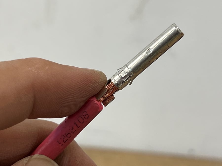 How to install or replace an MC4 connector